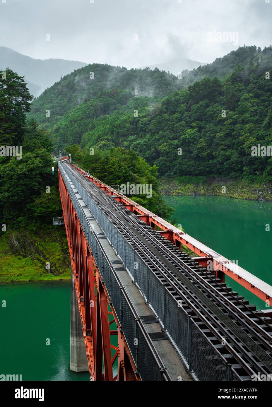 Warren truss bridge hi-res stock photography and images - Alamy