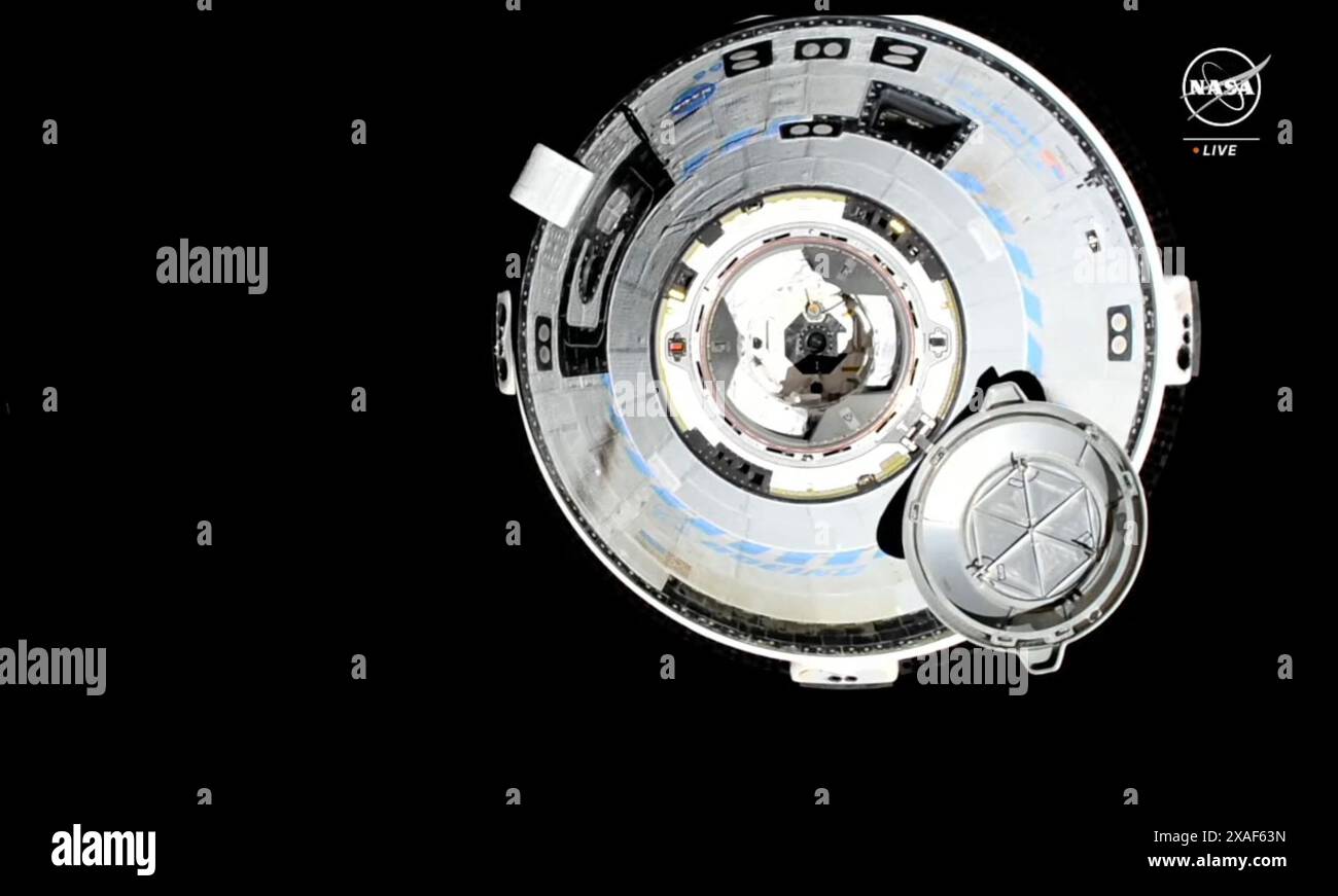 Boeing Starliner spacecraft prepares to dock with the International ...