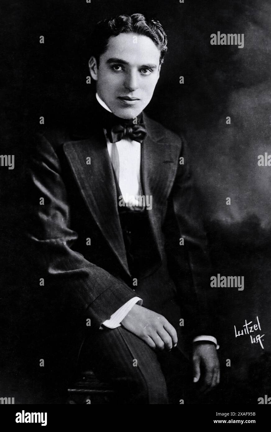 Chaplin himself hi-res stock photography and images - Alamy