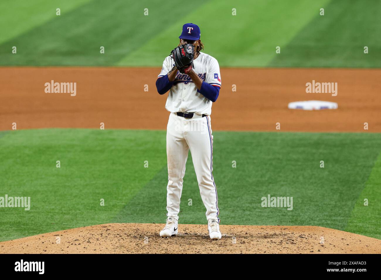 Arlington, Texas, USA. 05th June, 2024. Texas Rangers starting pitcher ...