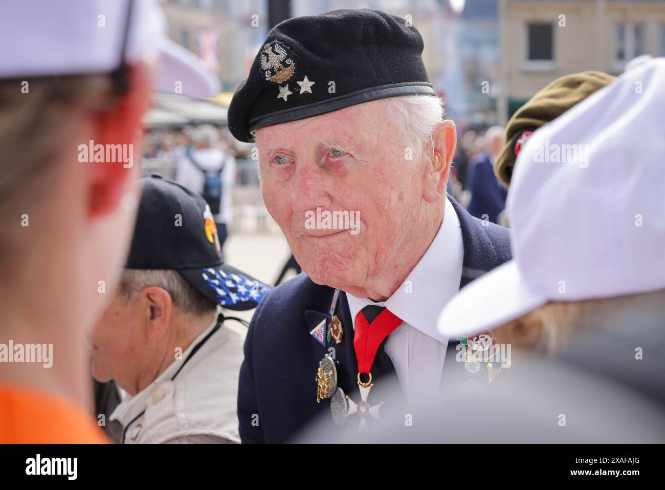 80th anniversary of the battle of normandy hi-res stock photography and ...