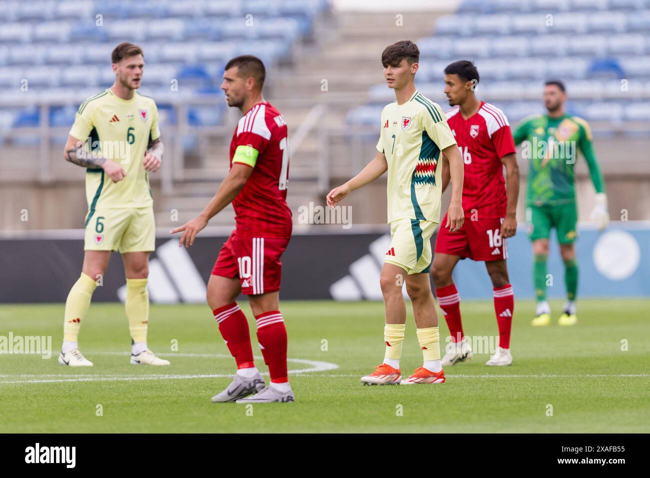 ALGARVE, PORTUGAL - 06 JUNE 2024: Wales' Charlie Crew during the ...