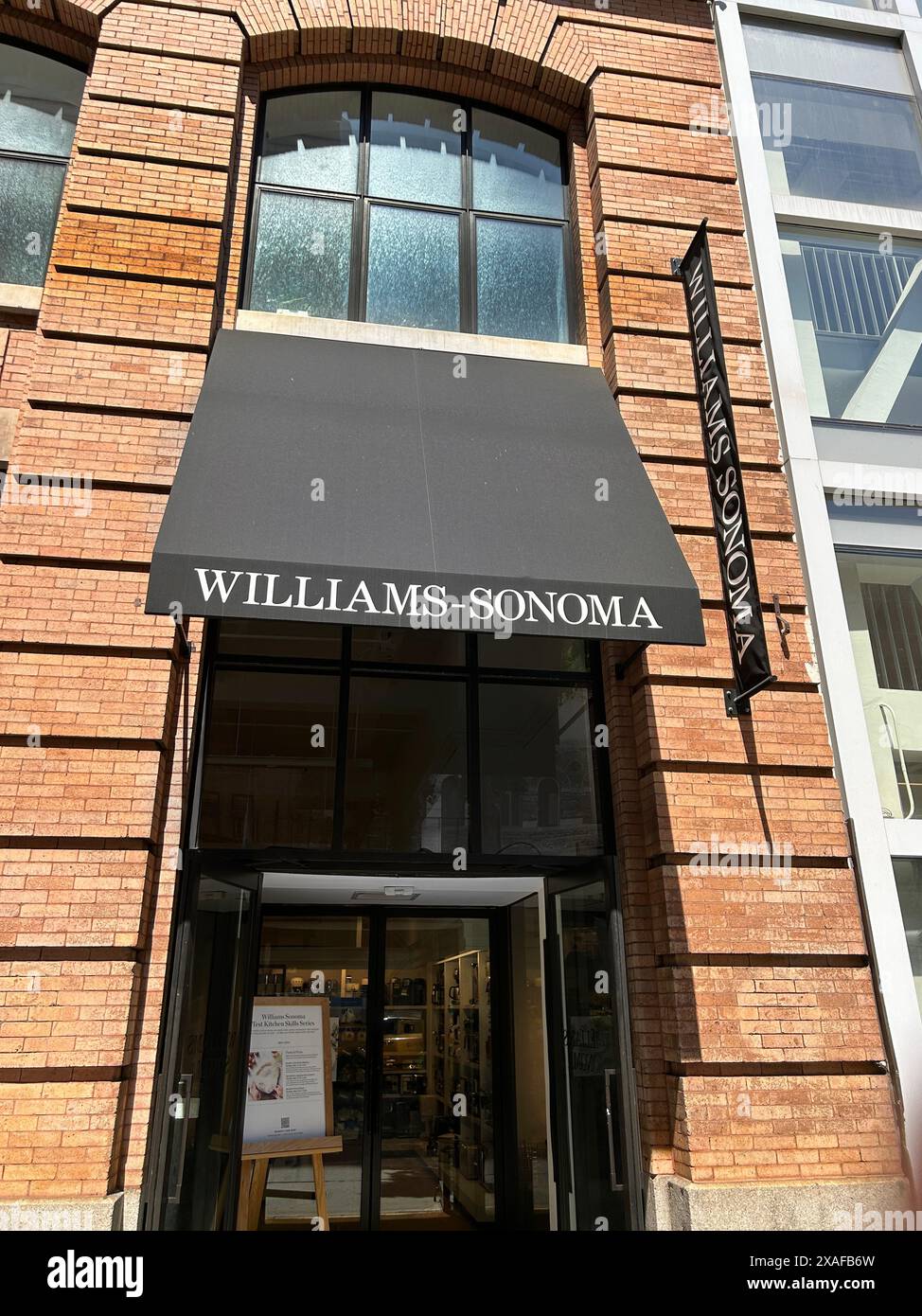 Williams-Sonoma store, Seventh Avenue, New York City, New York, USA ...