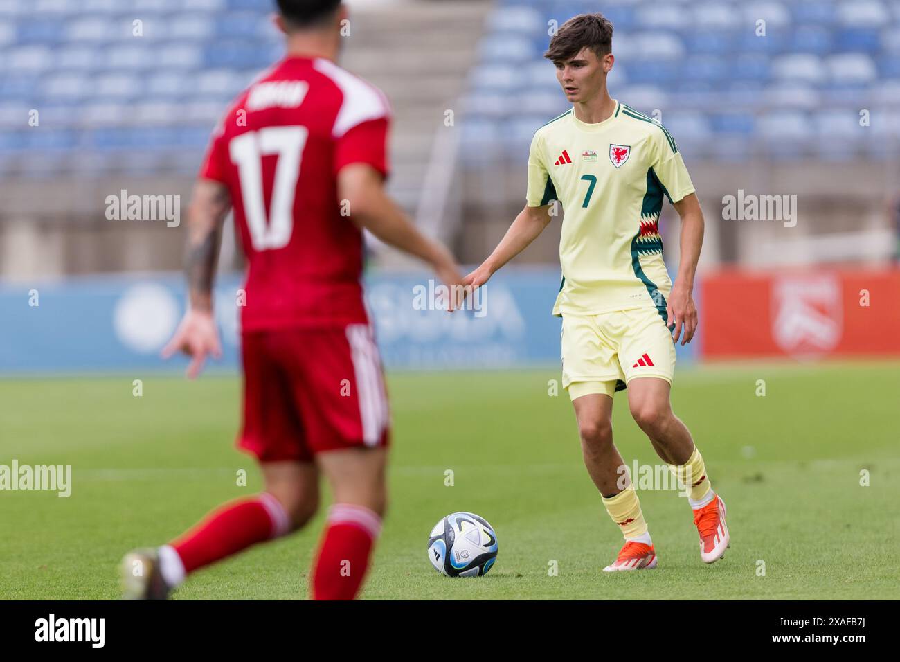 ALGARVE, PORTUGAL - 06 JUNE 2024: Wales' Charlie Crew during the ...