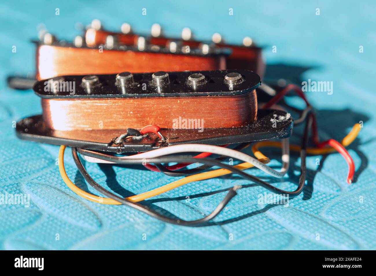 Magnetic sound pickups hi-res stock photography and images - Alamy