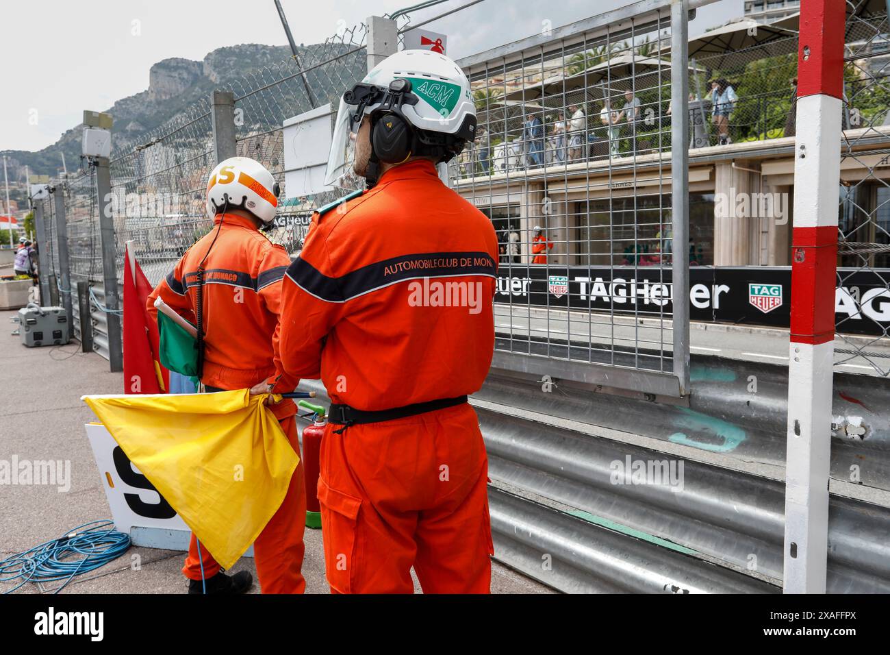 Formula 1 marshal with flag hi-res stock photography and images - Alamy