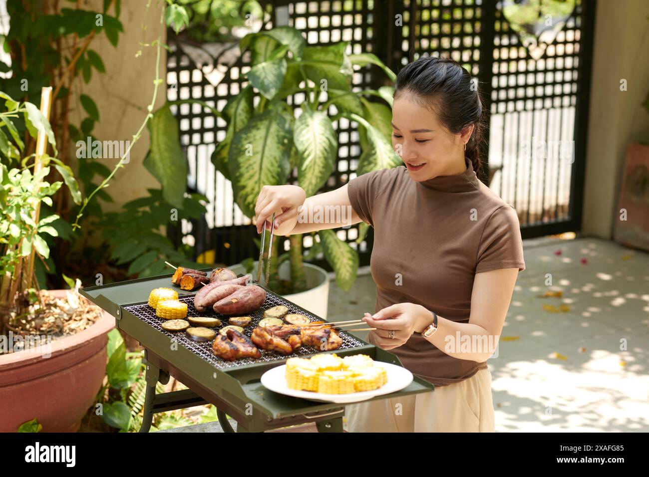 Vietnamese food roast chicken hi-res stock photography and images - Alamy