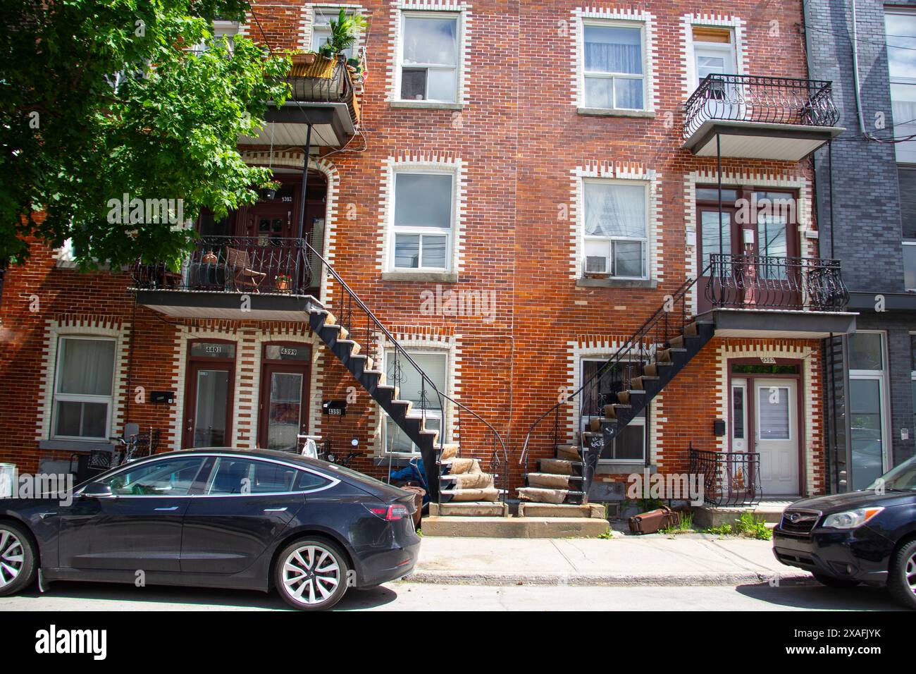 iconic Mile-End homes Stock Photo - Alamy
