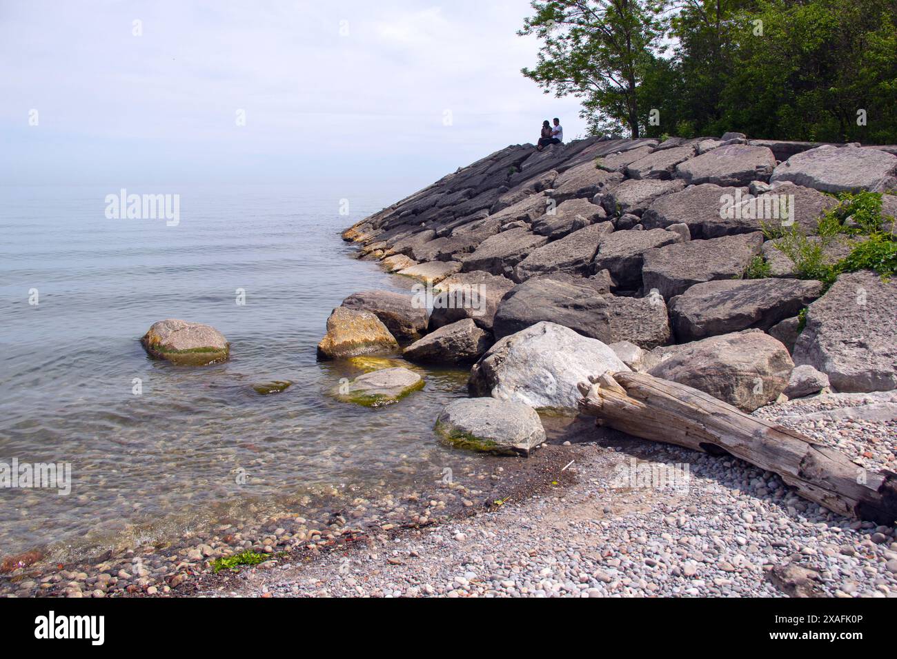Boulder stone breakwater hi-res stock photography and images - Alamy