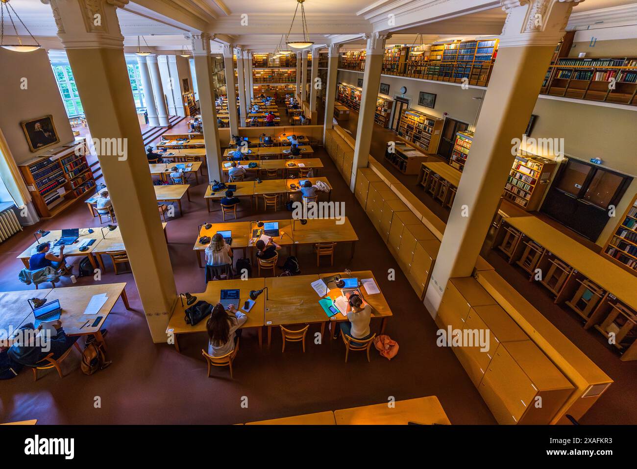 Library commercial building hi-res stock photography and images - Alamy