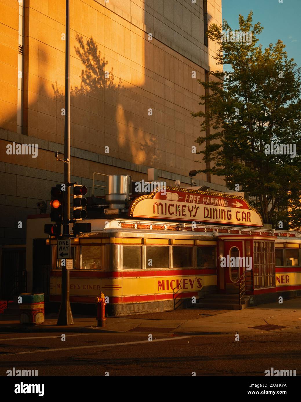Mickeys Diner vintage sign, Saint Paul, Minnesota Stock Photo - Alamy