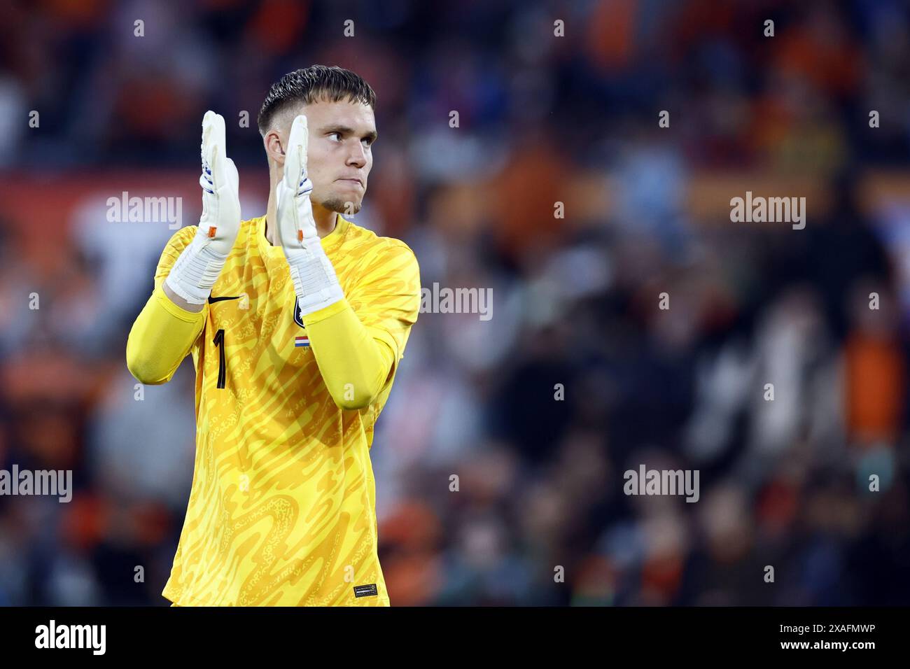 ROTTERDAM - Holland goalkeeper Bart Verbruggen during the friendly ...