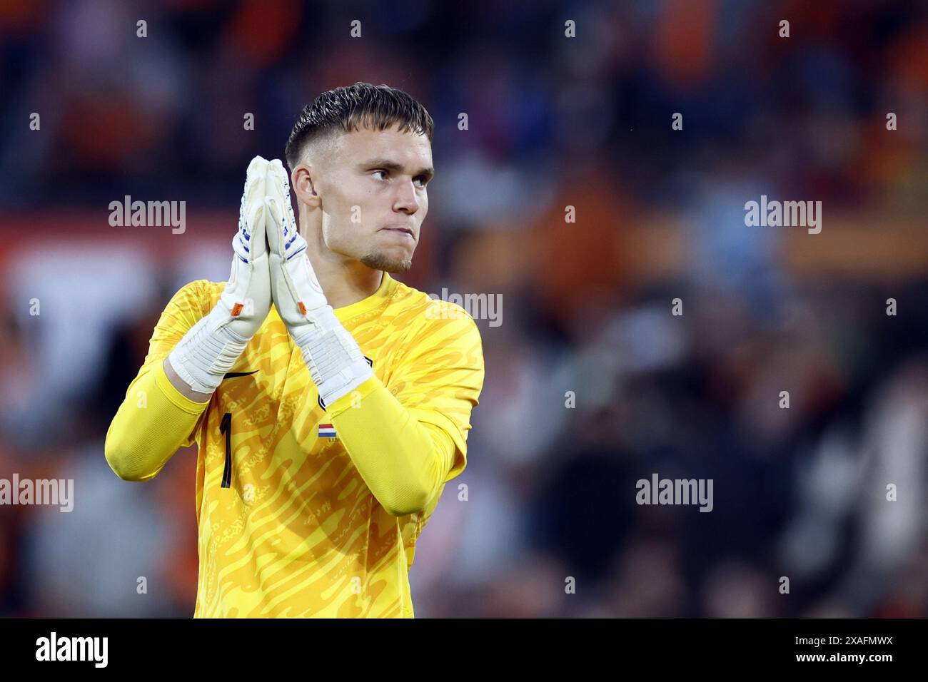 ROTTERDAM - Holland goalkeeper Bart Verbruggen during the friendly ...