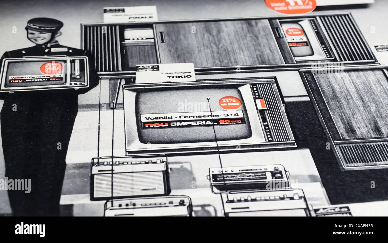 Home radio 1963 hi-res stock photography and images - Alamy