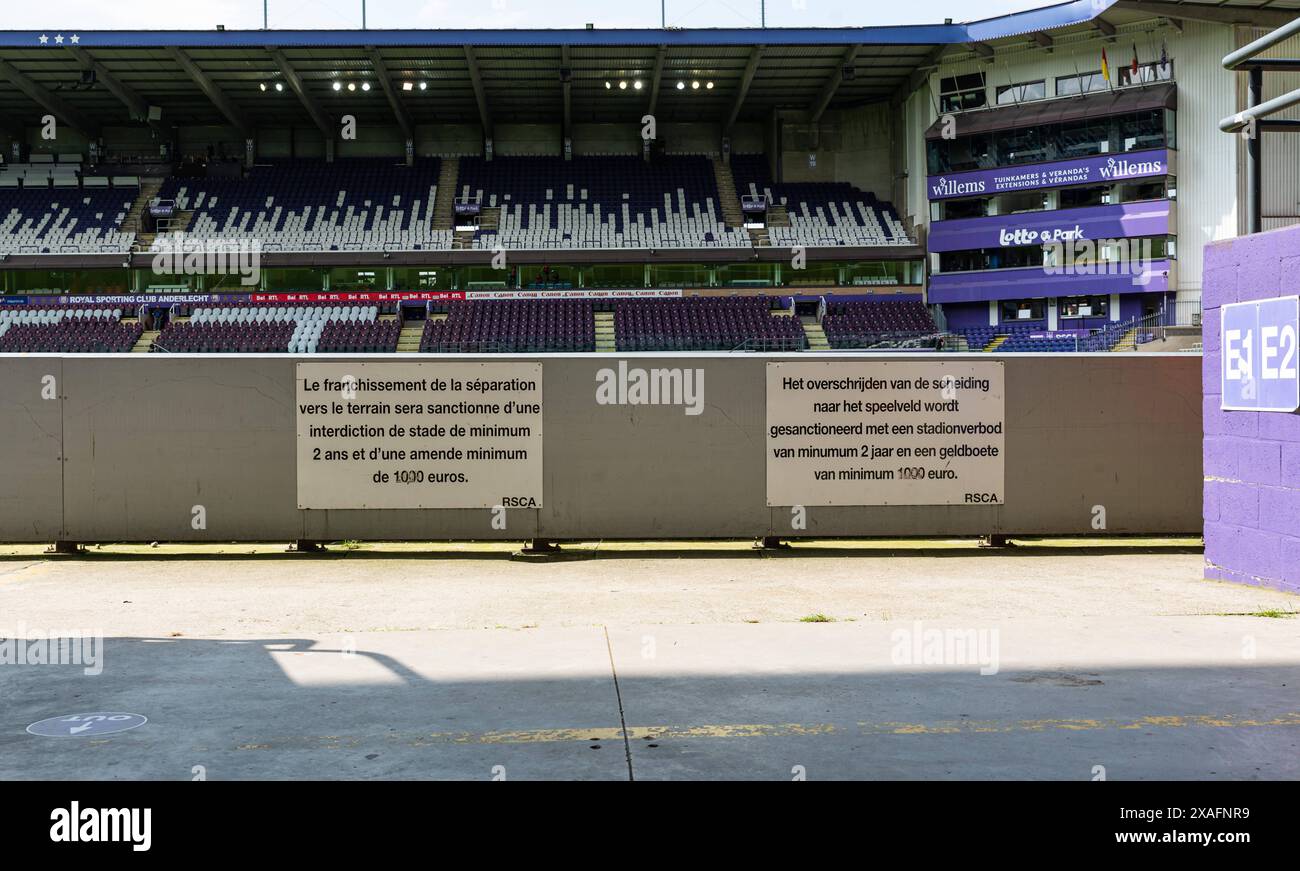 Spielfeld fence hi-res stock photography and images - Alamy