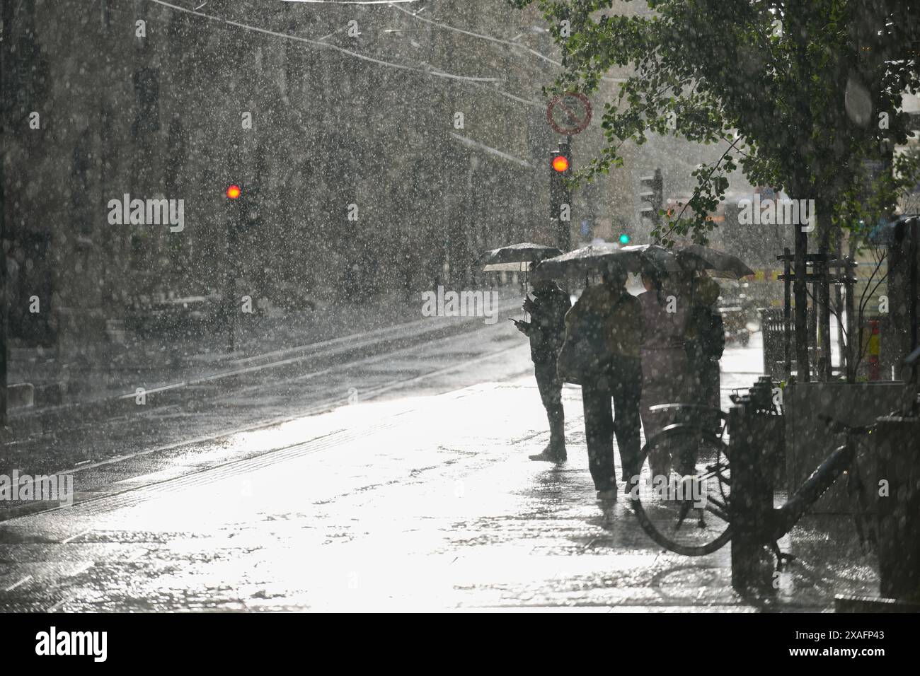 Oslo 20240606. Heavy rainfall with hail for a period hail for a short ...