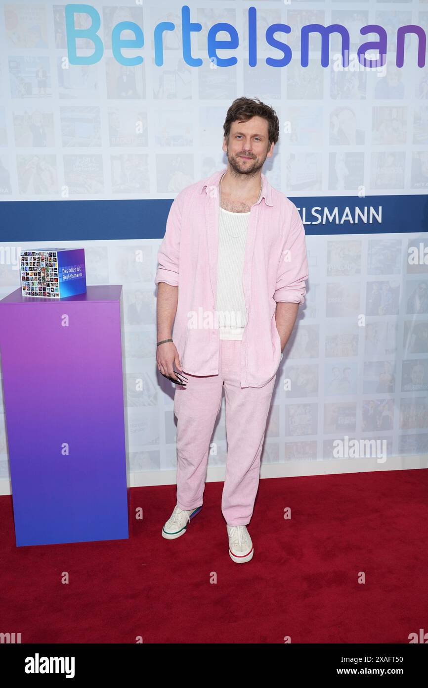 Steve Windolf bei der Bertelsmann Party am 6.06.2024 in Berlin Stock ...