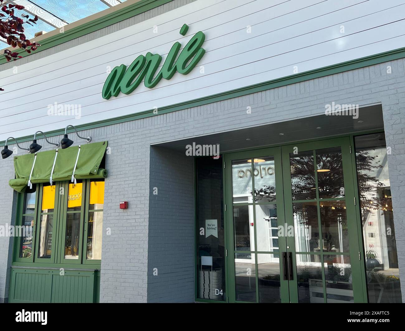Aerie store hi-res stock photography and images - Alamy