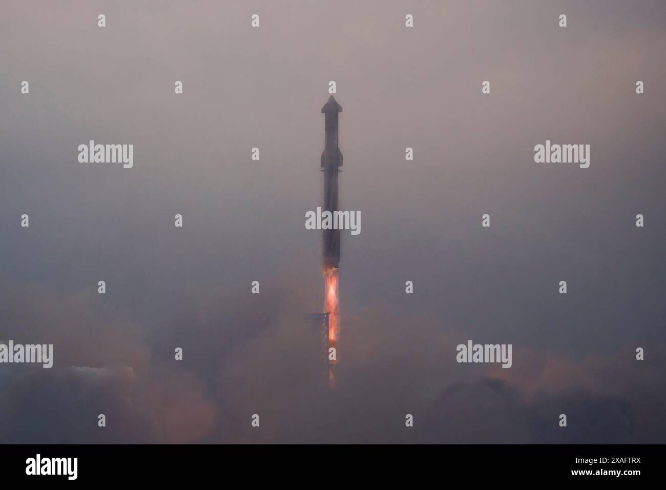 SpaceX launches its fourth flight test of Starship from Launch Complex ...