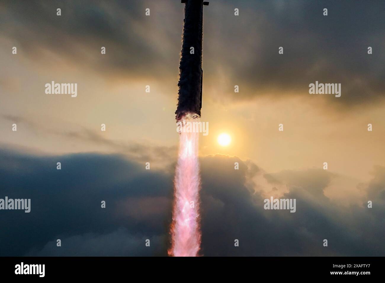 SpaceX launches its fourth flight test of Starship from Launch Complex ...