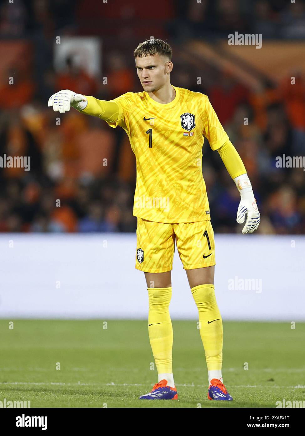 ROTTERDAM - Holland goalkeeper Bart Verbruggen during the friendly ...