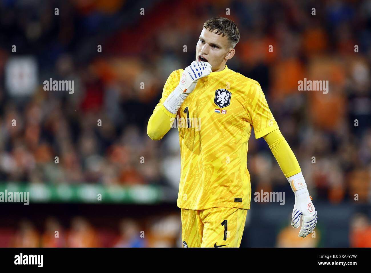 ROTTERDAM - Holland goalkeeper Bart Verbruggen during the friendly ...