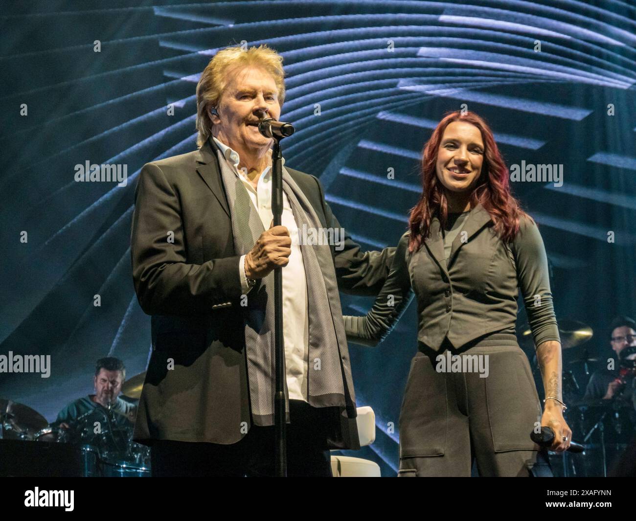 Saenger Howard Carpendale und Background Saengerin Isabel Livia - Bella ...