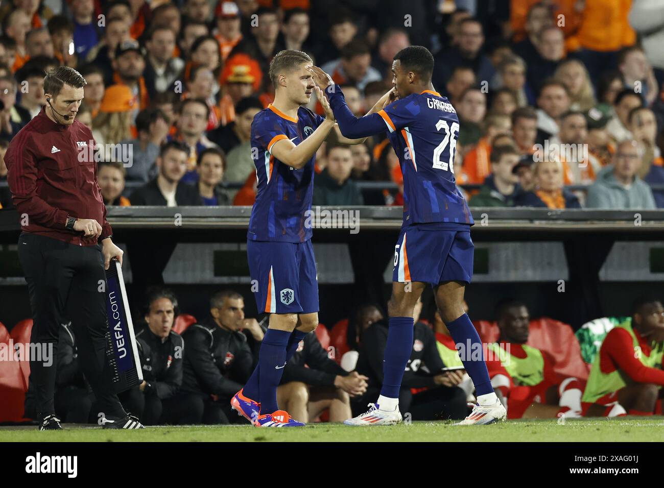 ROTTERDAM - (l-r) Joey Veerman of Holland,Ryan Gravenberch of Holland ...