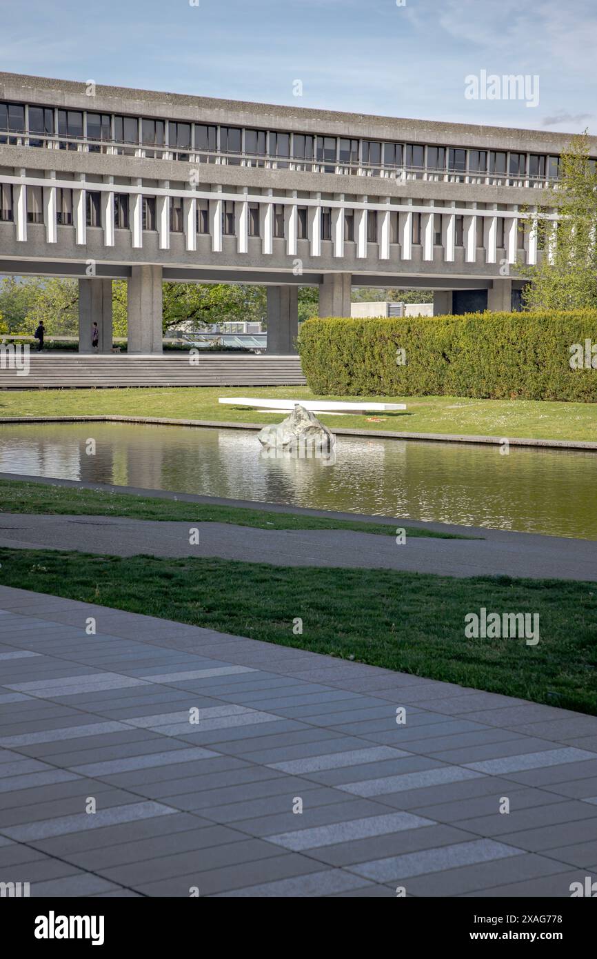 The Simon Frazer University Student Quad was designed by famous ...