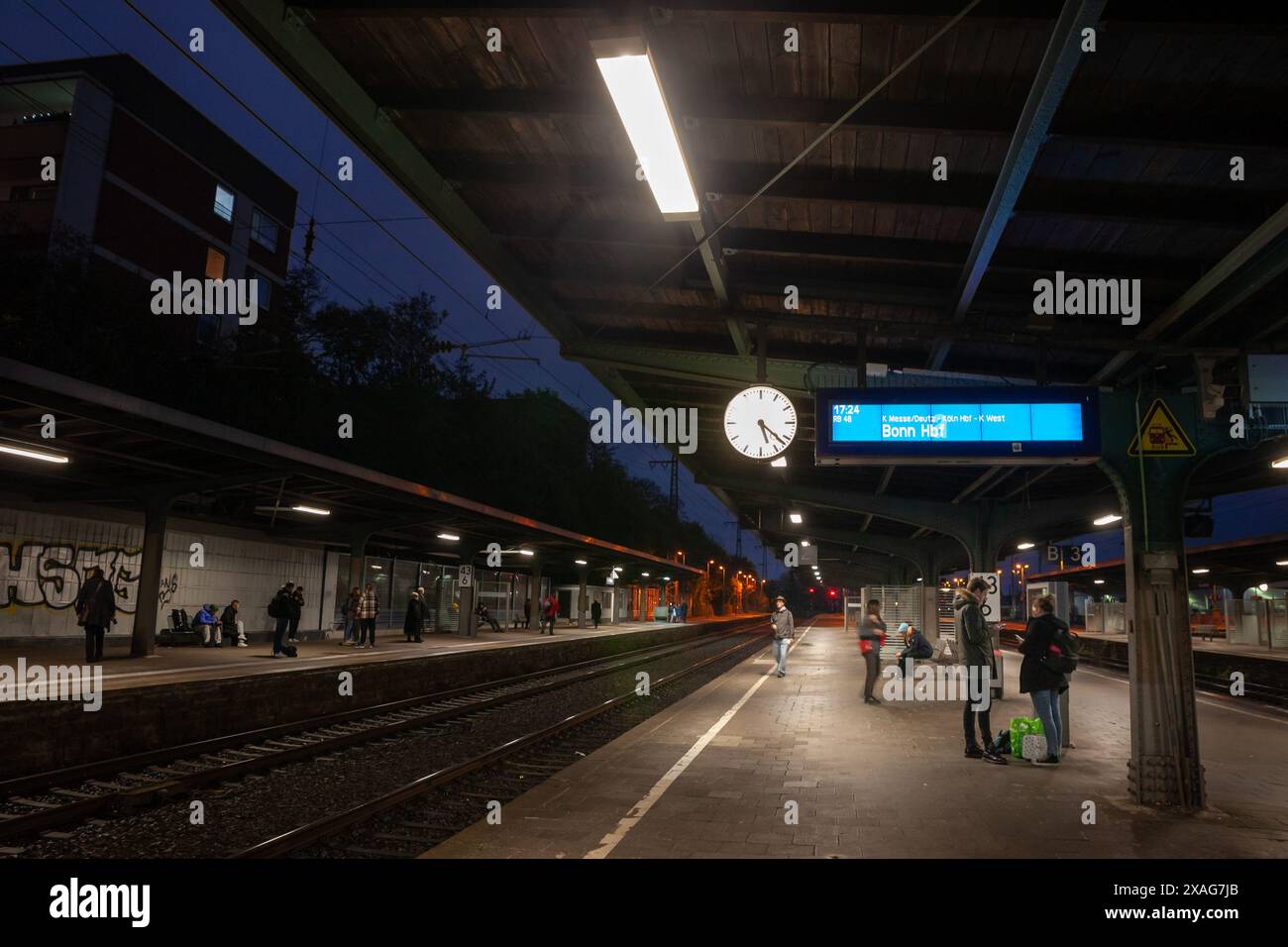 Picture of the platform of of koln mulheim bahnhof at night in Cologne ...
