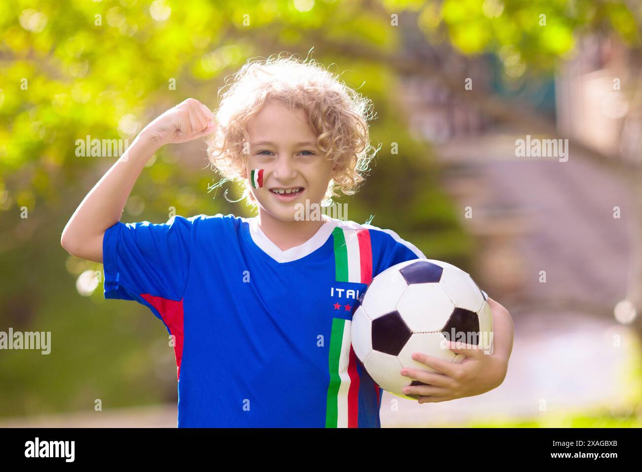 Italian children play soccer hi-res stock photography and images - Alamy