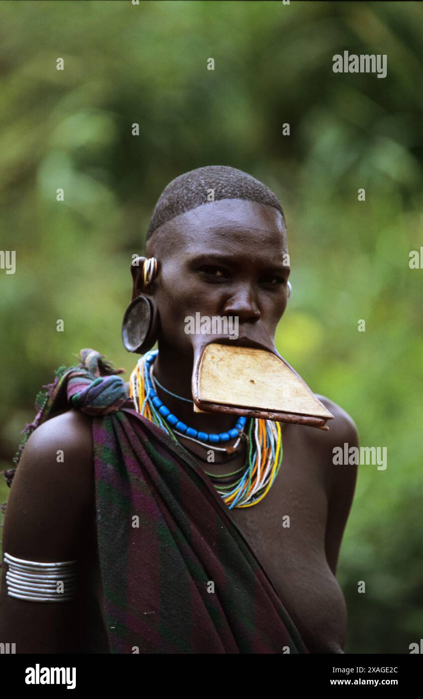 Suri tribe hi-res stock photography and images - Alamy