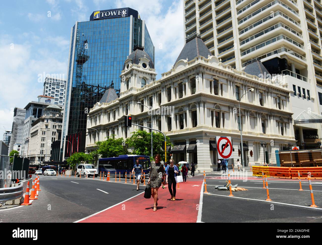 Pedestrians crossing Customs st west in Auckland, New Zealand Stock ...