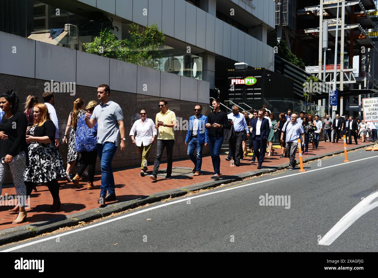 Busy sidewalk hi-res stock photography and images - Alamy