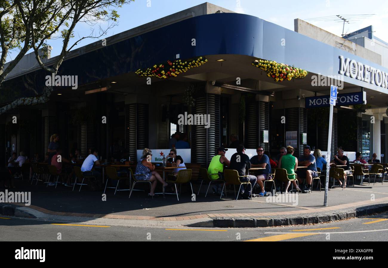 Moretons Bar & Restaurant on Tamaki Drive, Auckland, New Zealand Stock ...