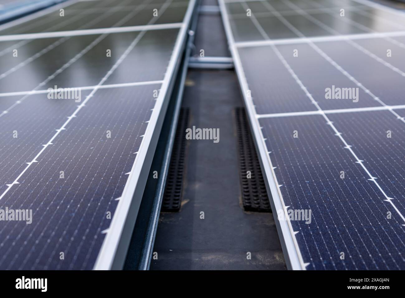 Solar panels on flat roof hi-res stock photography and images - Alamy