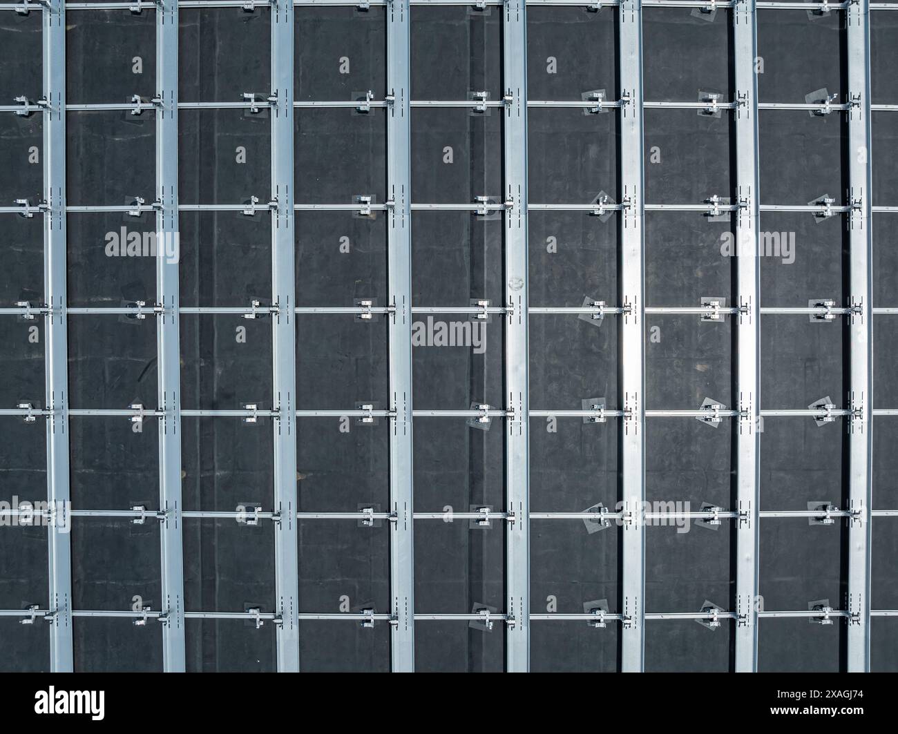 Solar panel commercial building hi-res stock photography and images - Alamy
