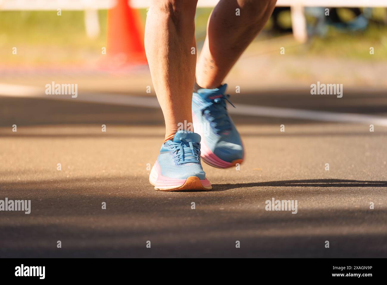 Legs running race hi-res stock photography and images - Alamy