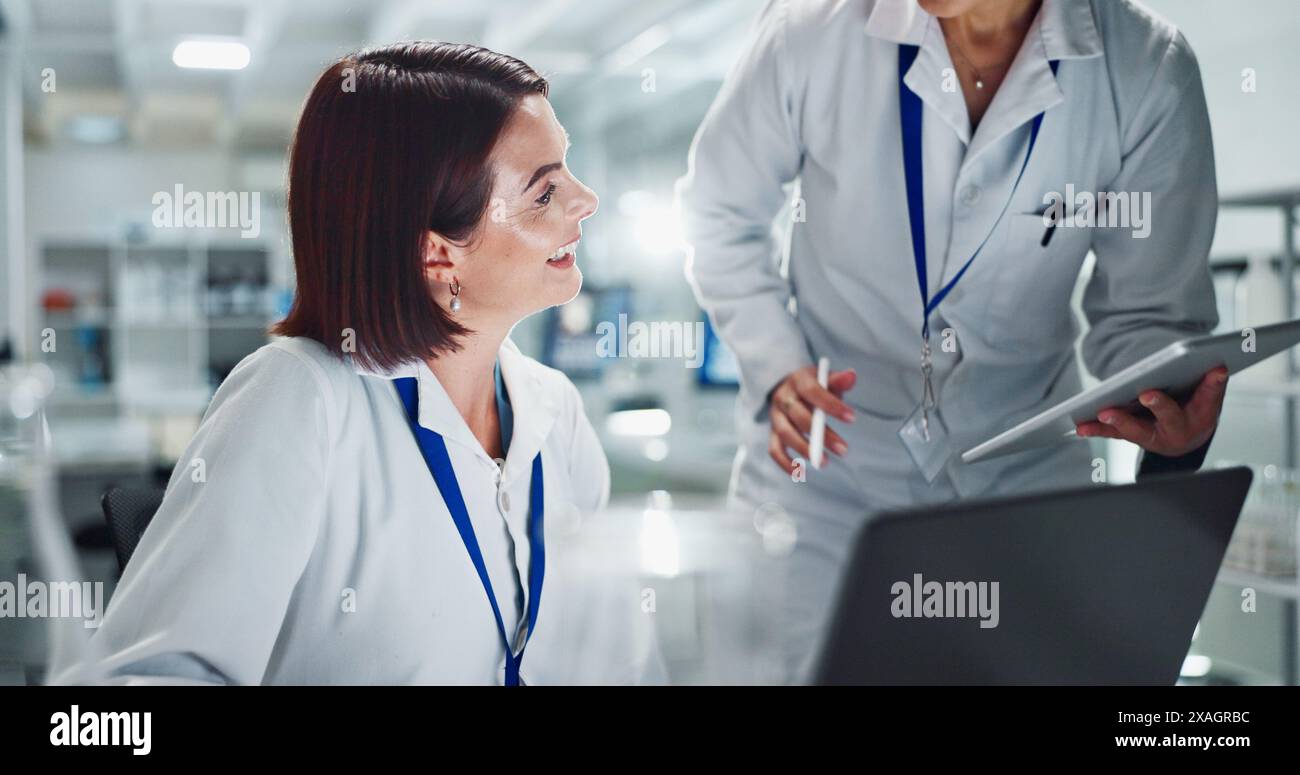 Female biologists hi-res stock photography and images - Alamy