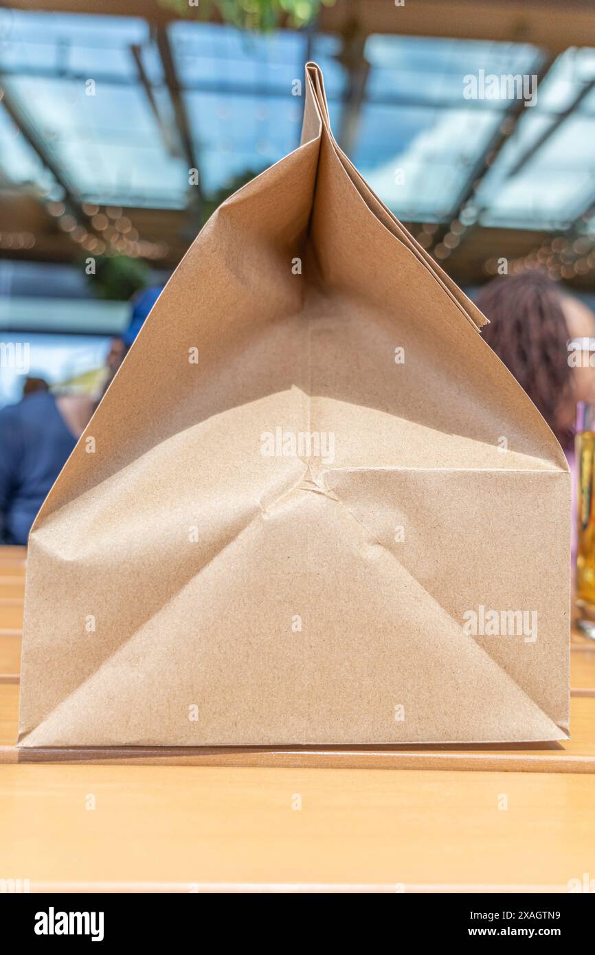 Leftovers restaurant bag hi-res stock photography and images - Alamy