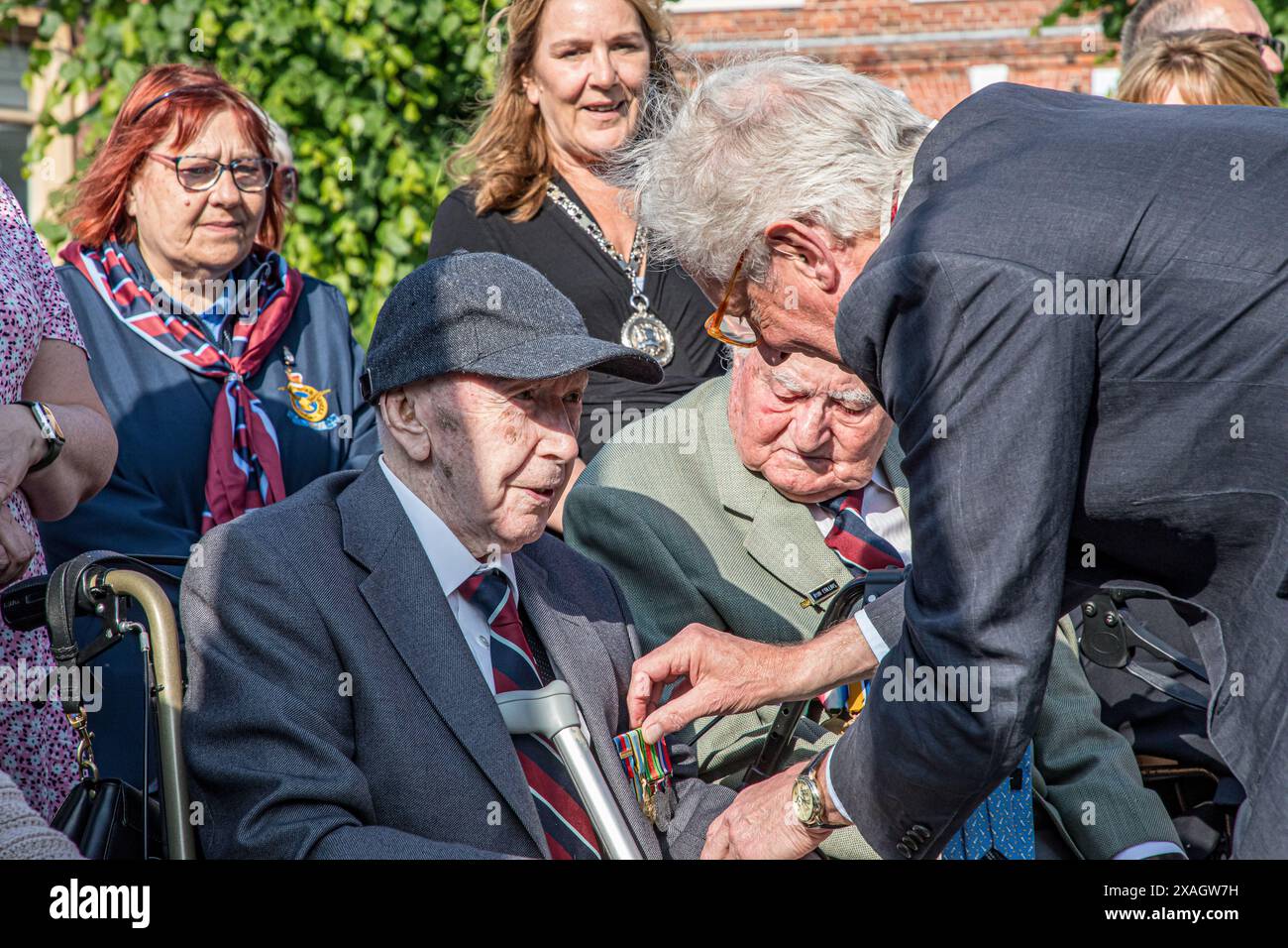 D day ceremony uk hi-res stock photography and images - Alamy