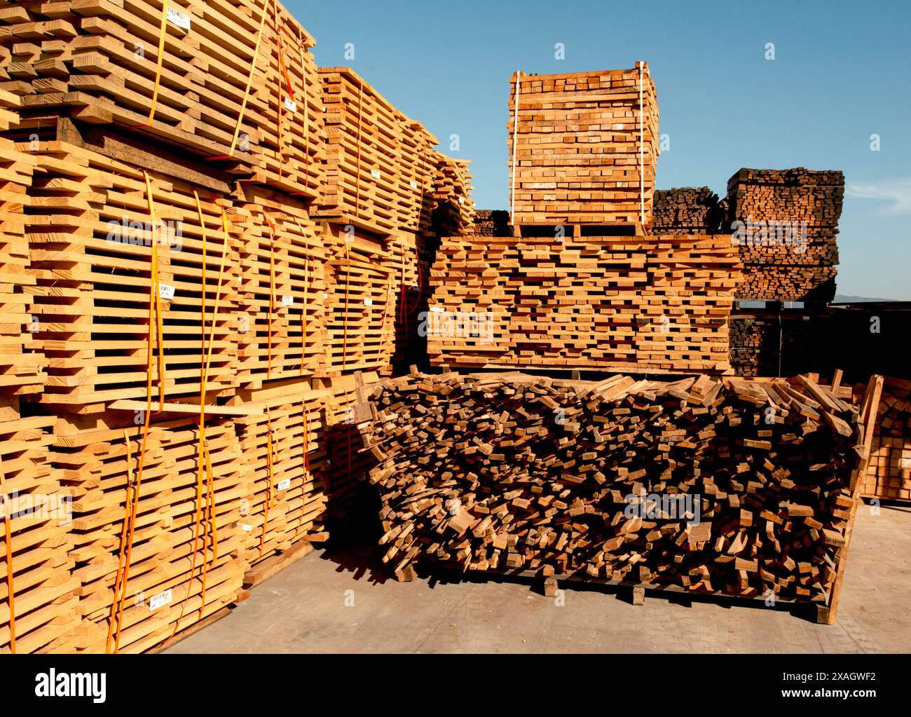Wine barrel craftsmanship techniques hi-res stock photography and ...