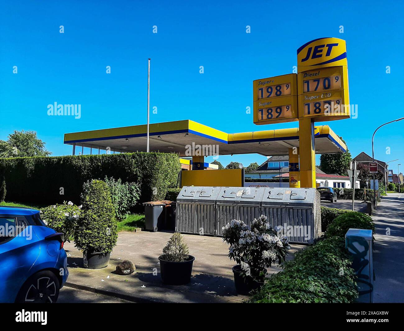 Jet gas station hi-res stock photography and images - Alamy