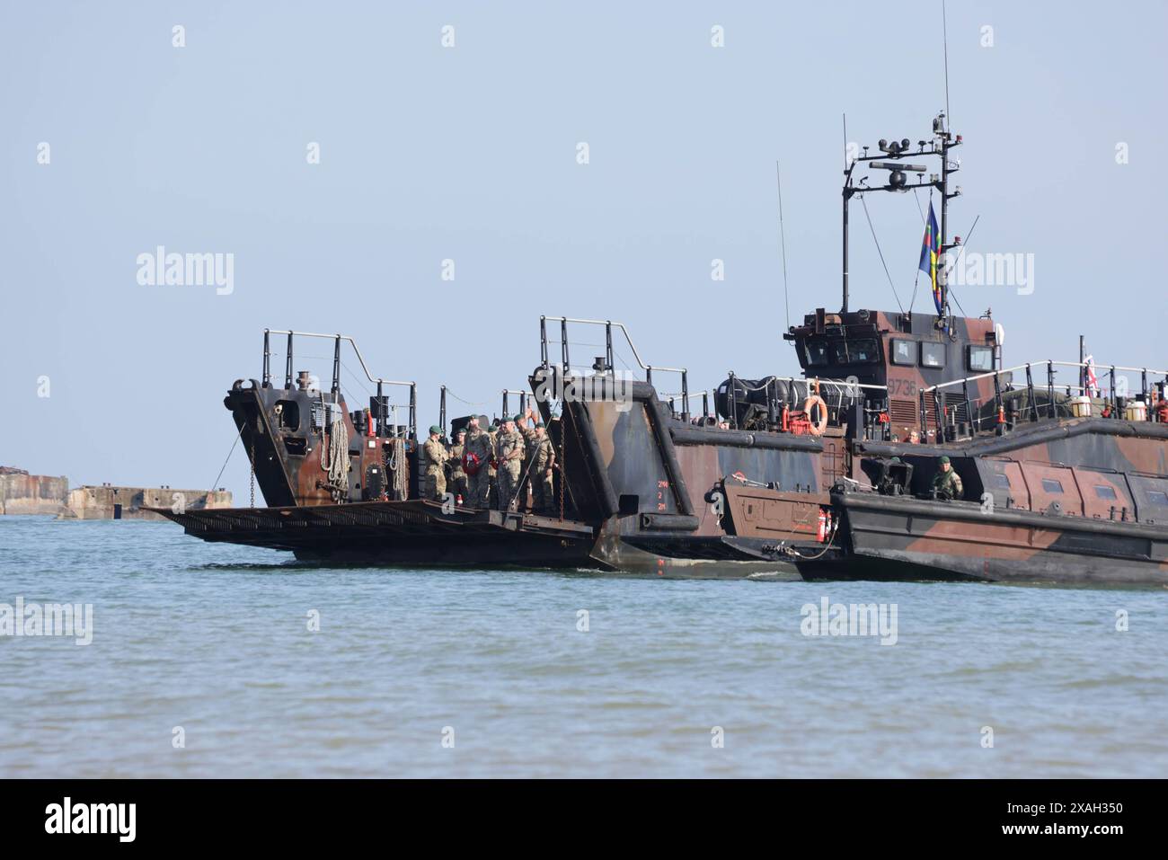 Asnelles, Normandy France, 6th June 2024. Large crowds watch from Gold ...