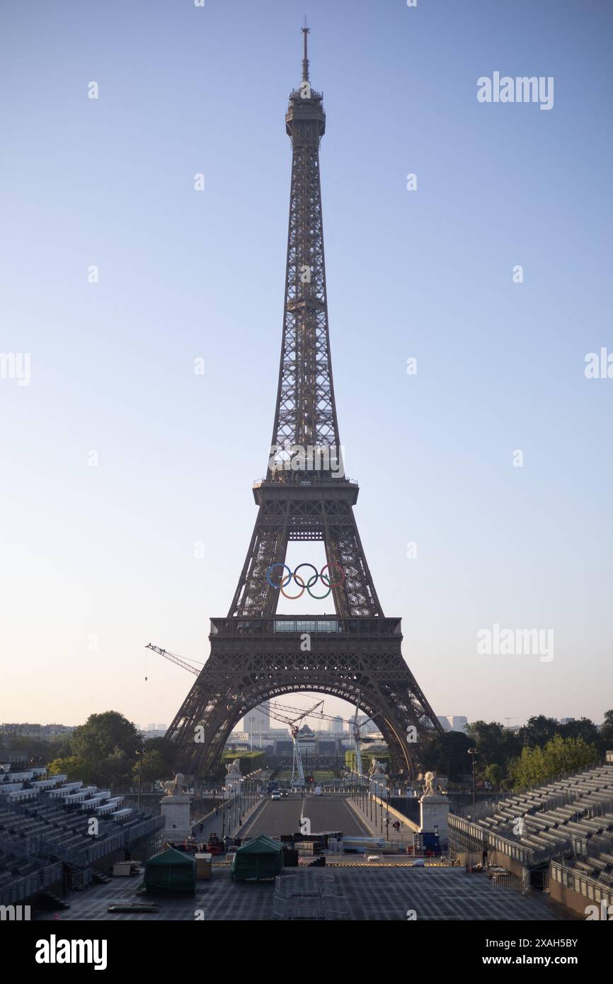 Paris, France. 07th June, 2024. The Olympic rings are seen on the ...