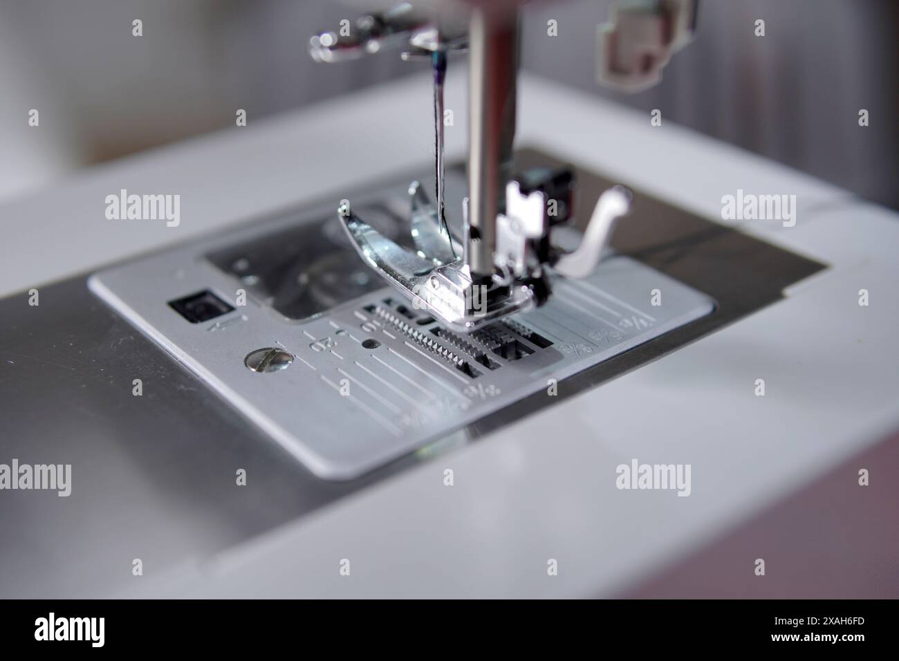 Hand needle material hi-res stock photography and images - Alamy