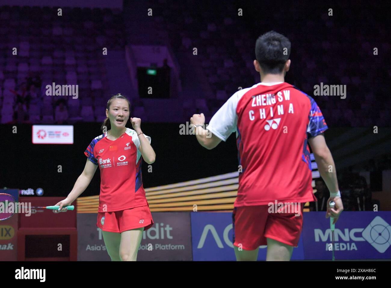 (240607) -- JAKARTA, June 7, 2024 (Xinhua) -- Zheng Siwei/Huang Yaqiong ...