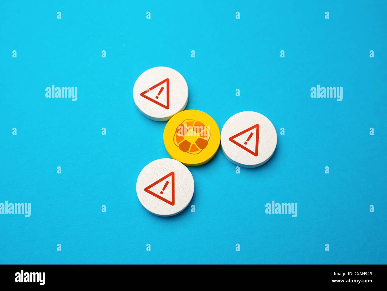 Circle symbol blocking hi-res stock photography and images - Alamy