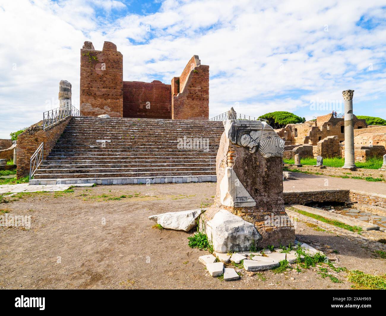 Temple of jupiter rome hi-res stock photography and images - Alamy