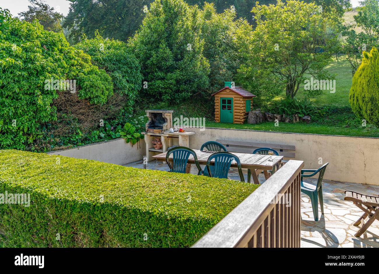 Terrace grill hi-res stock photography and images - Alamy